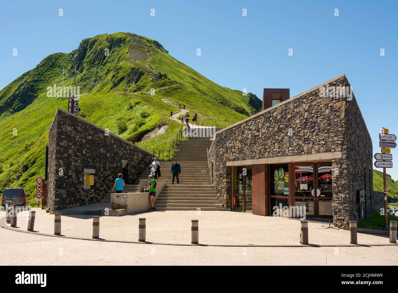 Puy-Mary House, Pas-de-Peyrol, Cantal mountains, Parc Naturel Regional ...