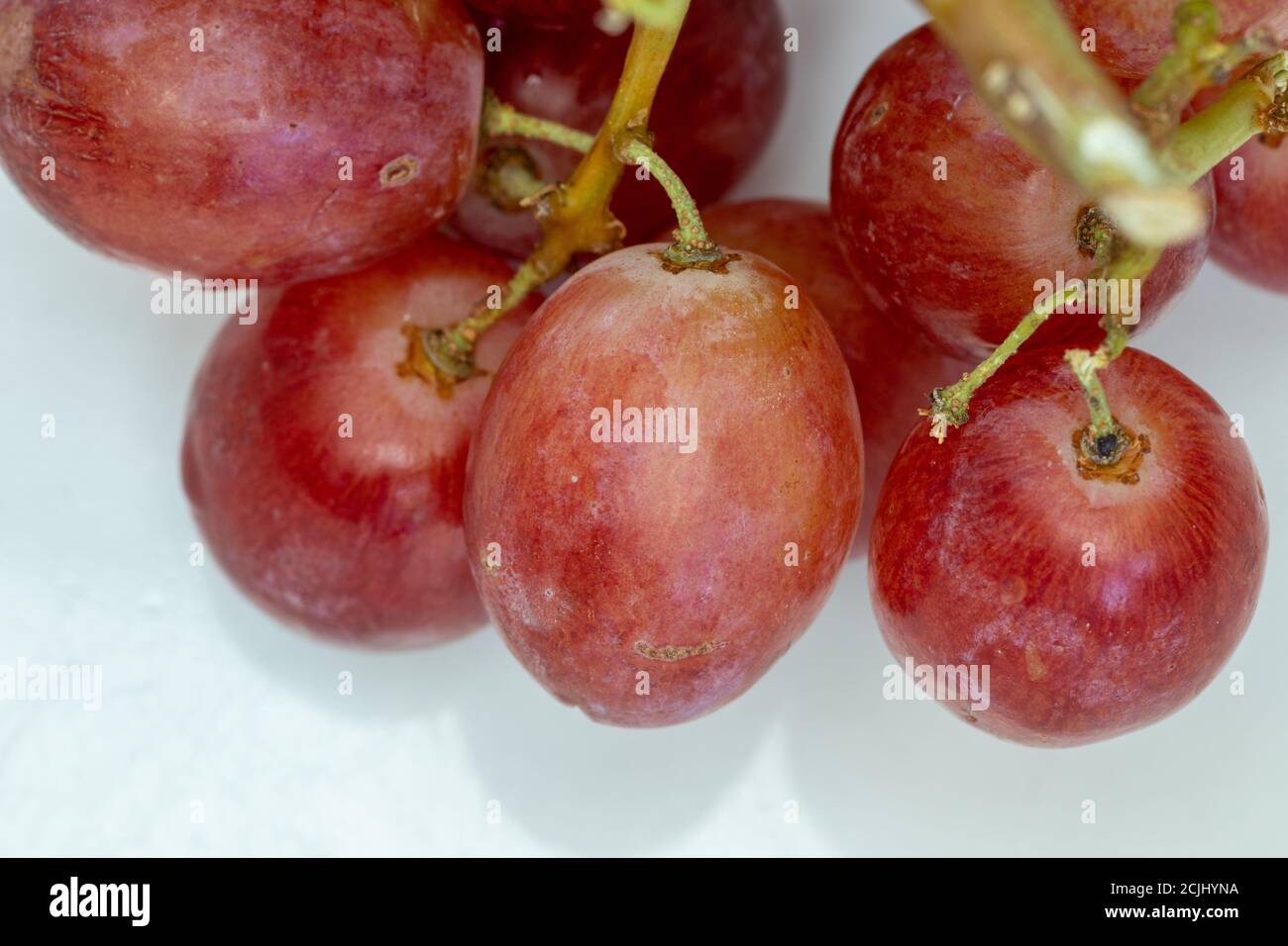 Dark red grapes hi-res stock photography and images - Alamy