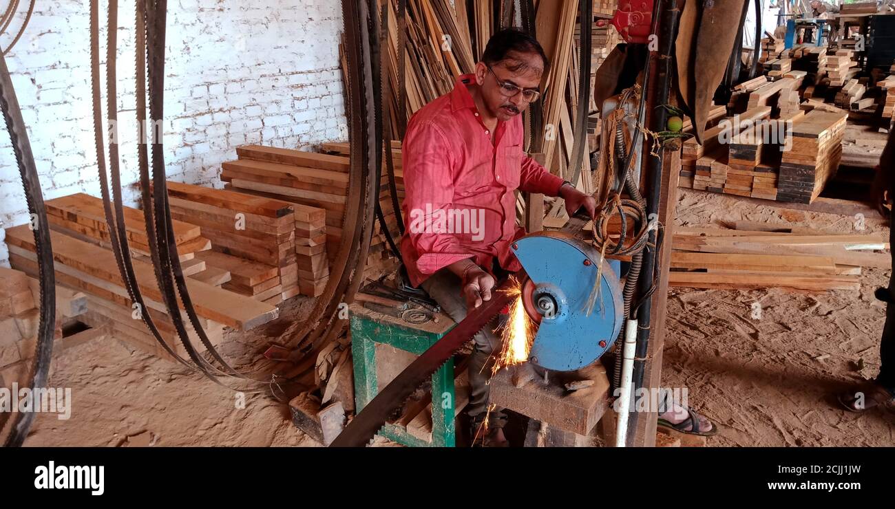 Indian sawmill hi-res stock photography and images - Alamy