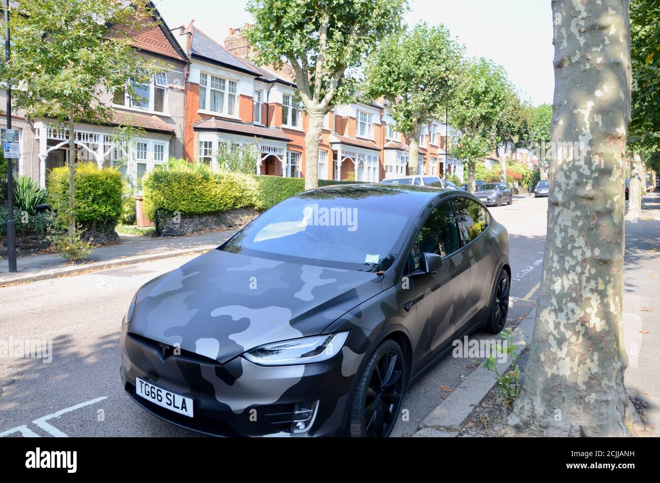 London expensive cars parked hi-res stock photography and images - Alamy