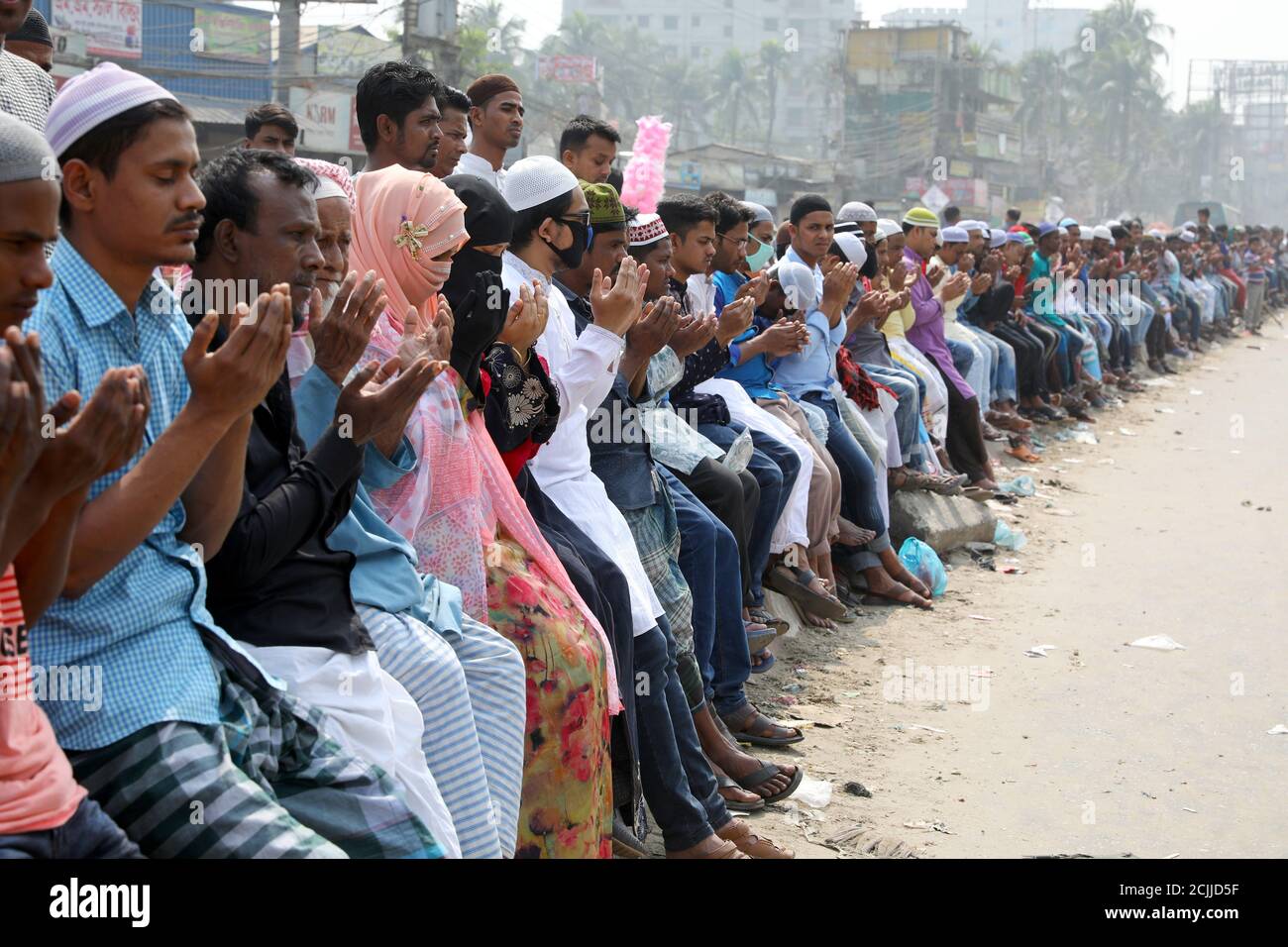 Muslim prayer meeting hi-res stock photography and images - Alamy