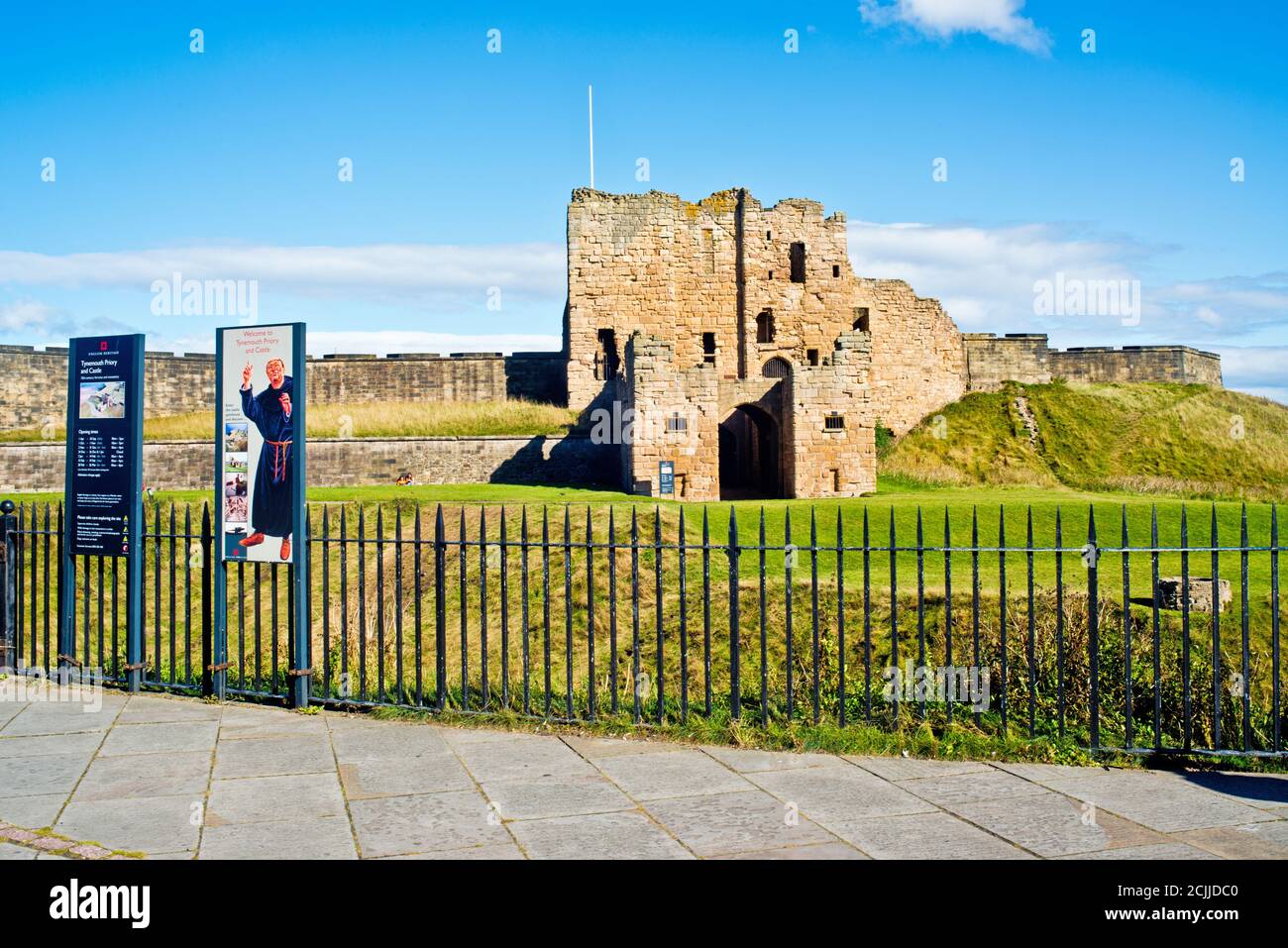 Tynemouth Castle, Tynemouth, Tyneside, England Stock Photo - Alamy