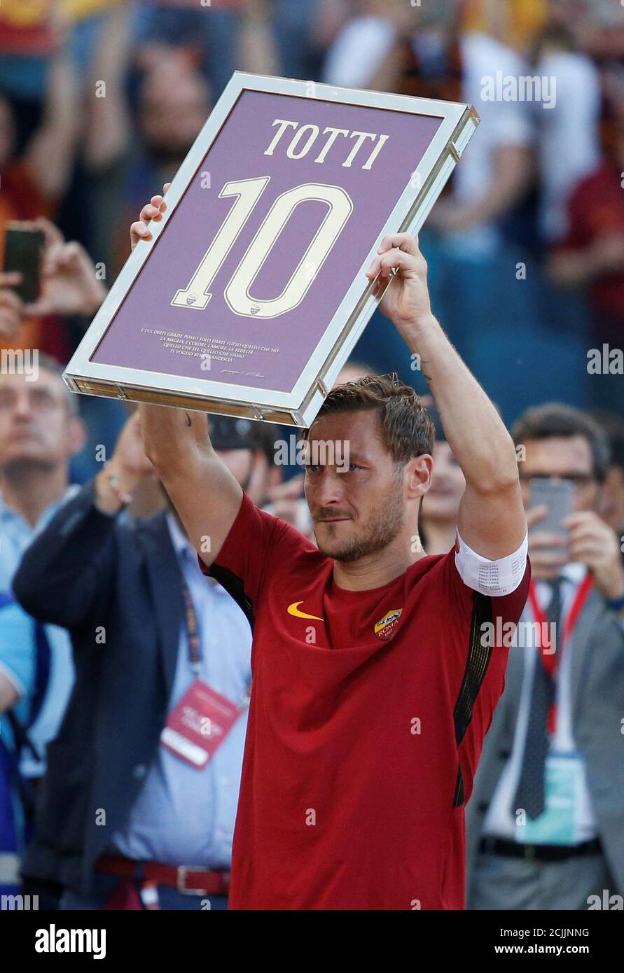 Genoa v roma hi-res stock photography and images - Alamy