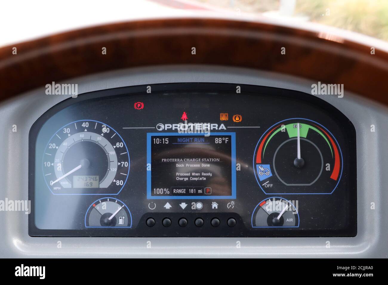 Electric bus california 2017 hi-res stock photography and images - Alamy