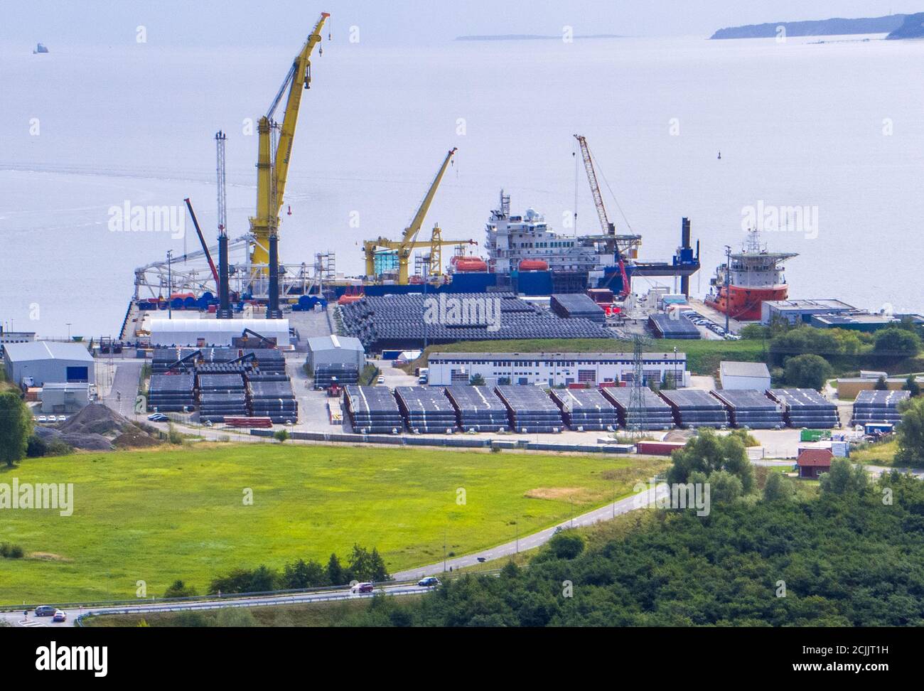 Mukran, Germany. 11th Sep, 2020. The Russian laying ship "Akademik ...