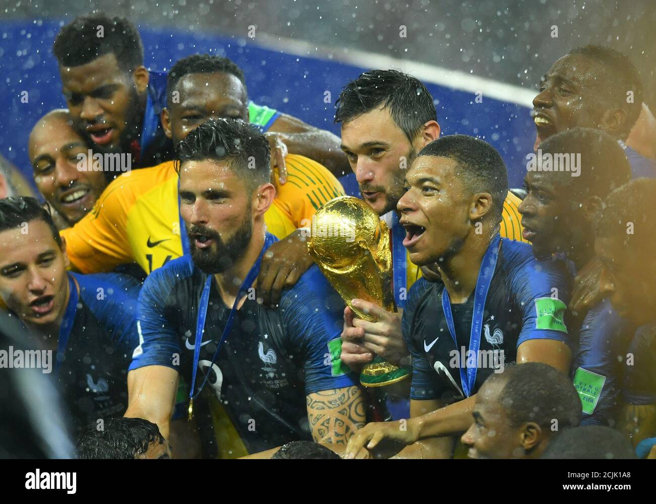 Hugo lloris world cup trophy hi-res stock photography and images - Alamy