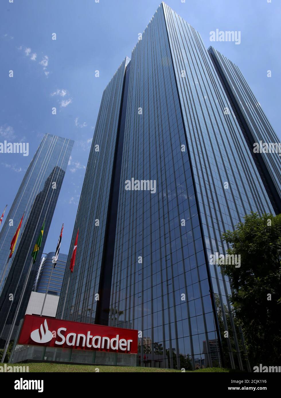 Santander bank office building hi-res stock photography and images - Alamy
