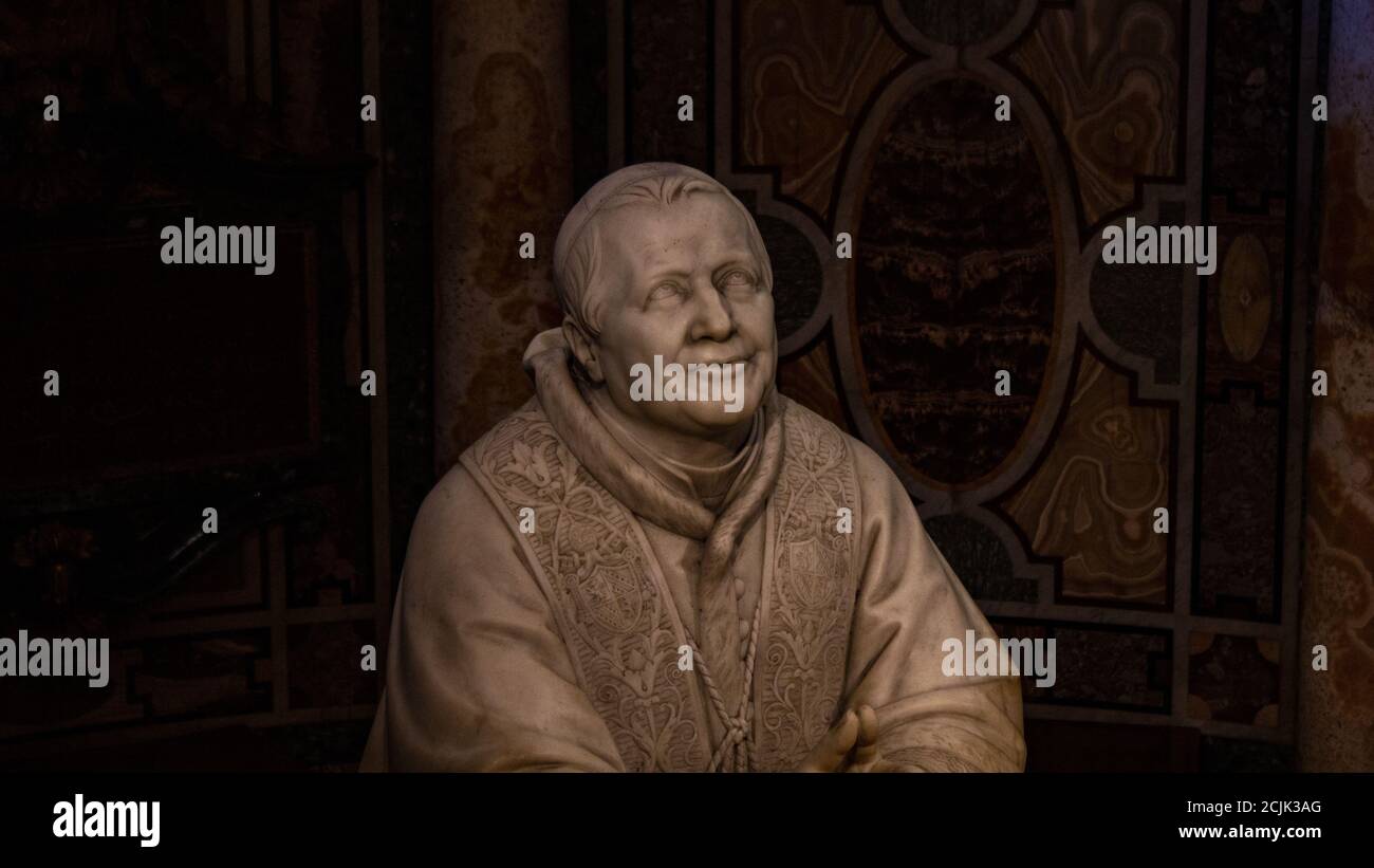 Statue pope pius ix in hi-res stock photography and images - Alamy