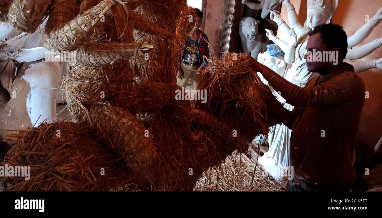 DISTRICT KATNI, INDIA - SEPTEMBER 05, 2019: Indian artist making lord ...