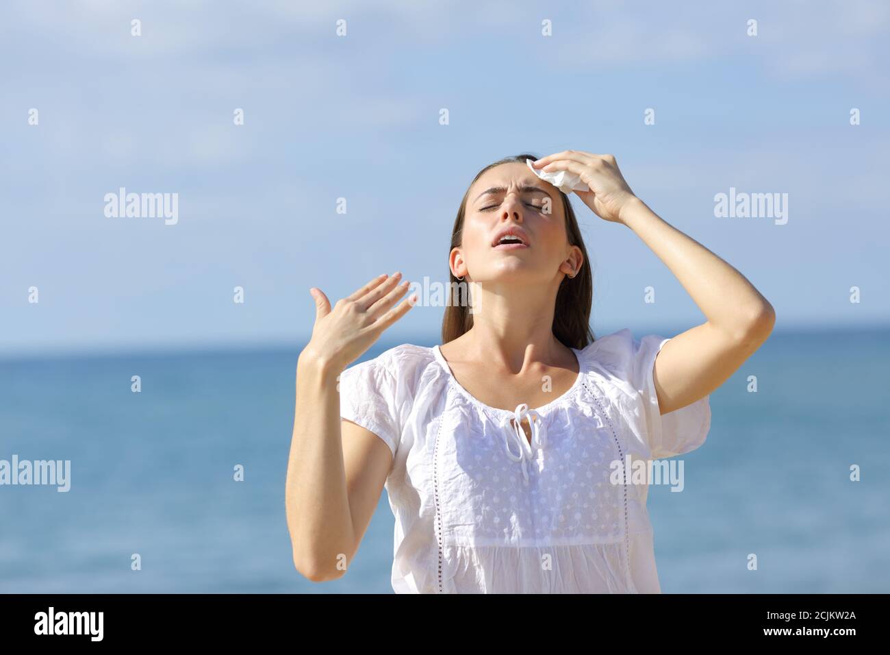 Hot weather tropical beach hi-res stock photography and images - Alamy