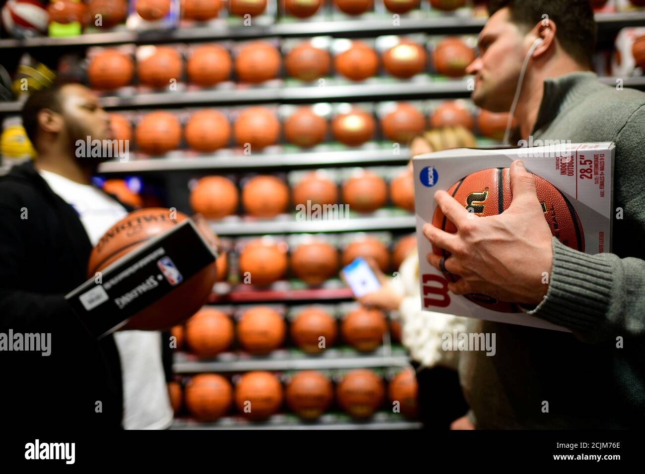 Dick's sporting goods employee hi-res stock photography and images - Alamy