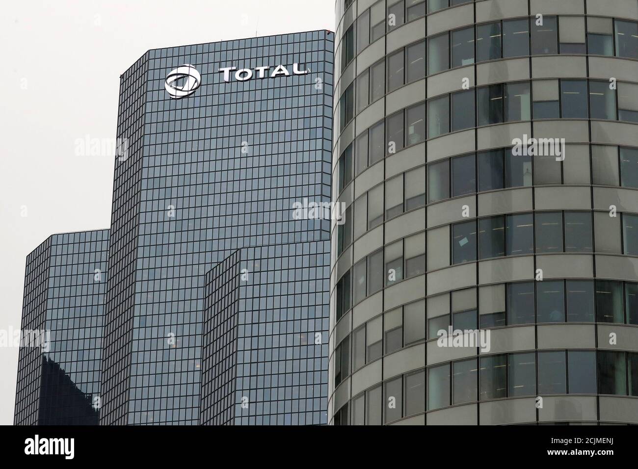 Total Headquarters France High Resolution Stock Photography and Images ...