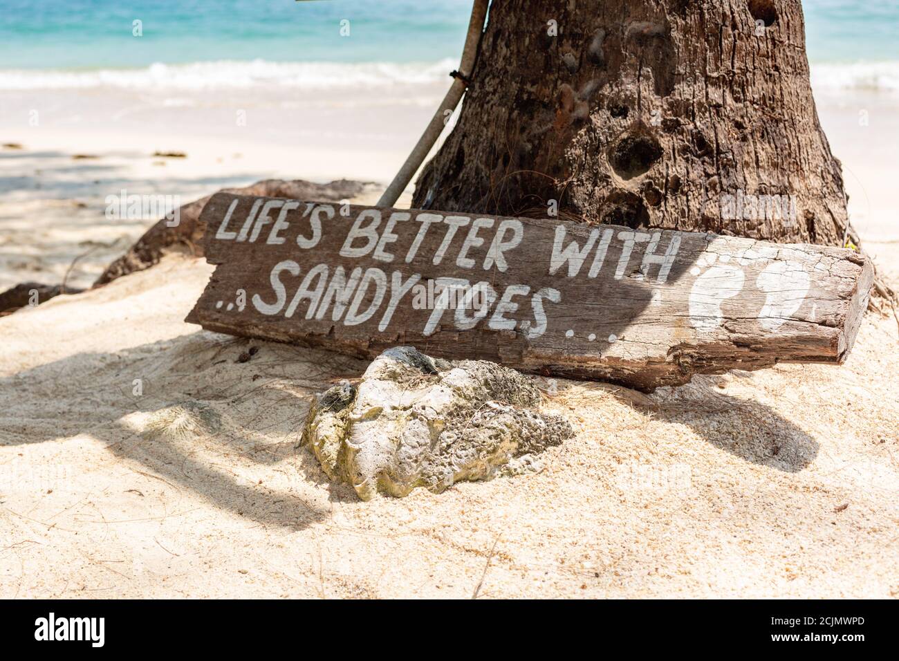wooden sign sandy toes at a beach in Thailand Ko Samui Stock Photo - Alamy