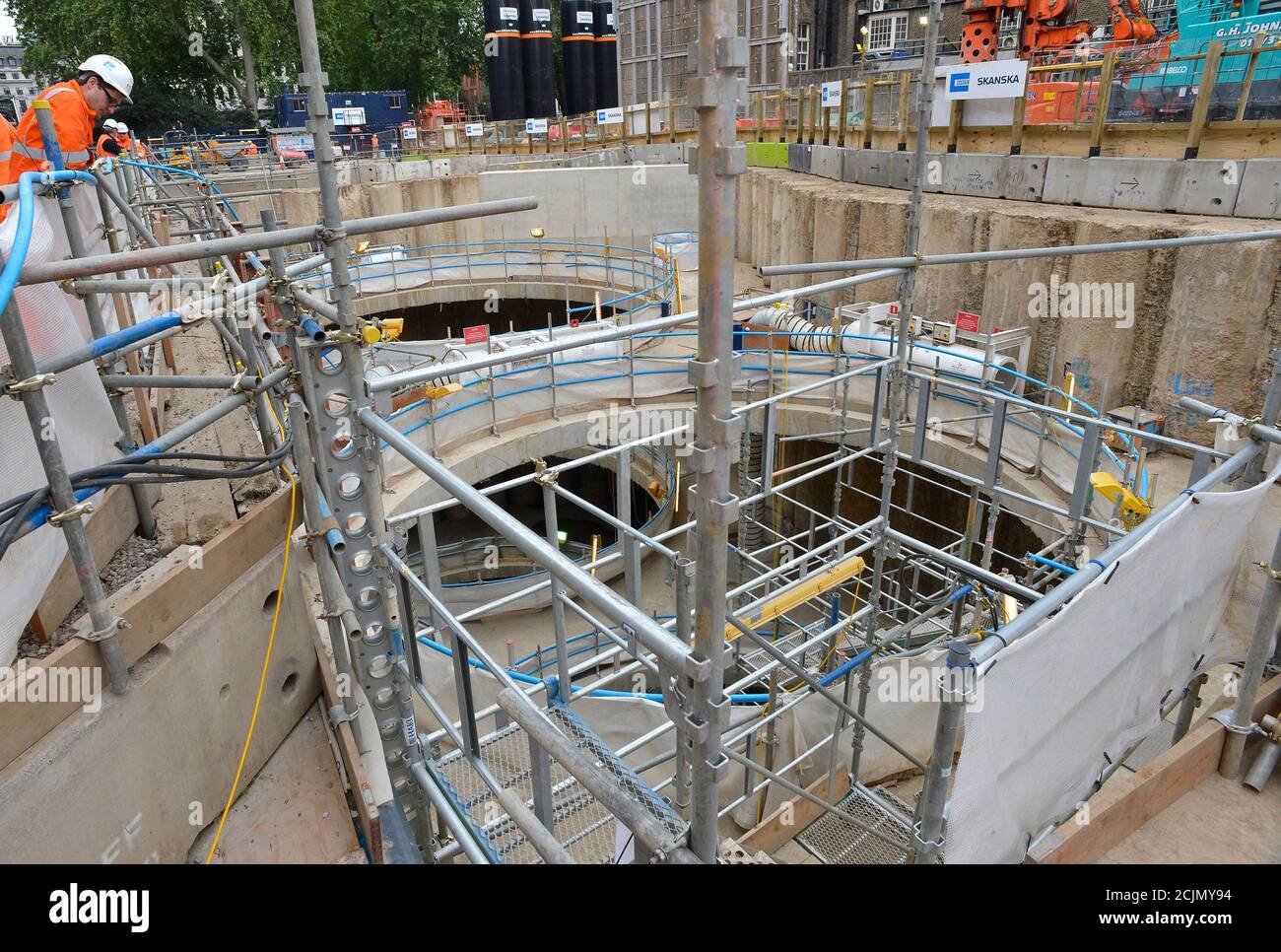Bond street crossrail site hi-res stock photography and images - Alamy