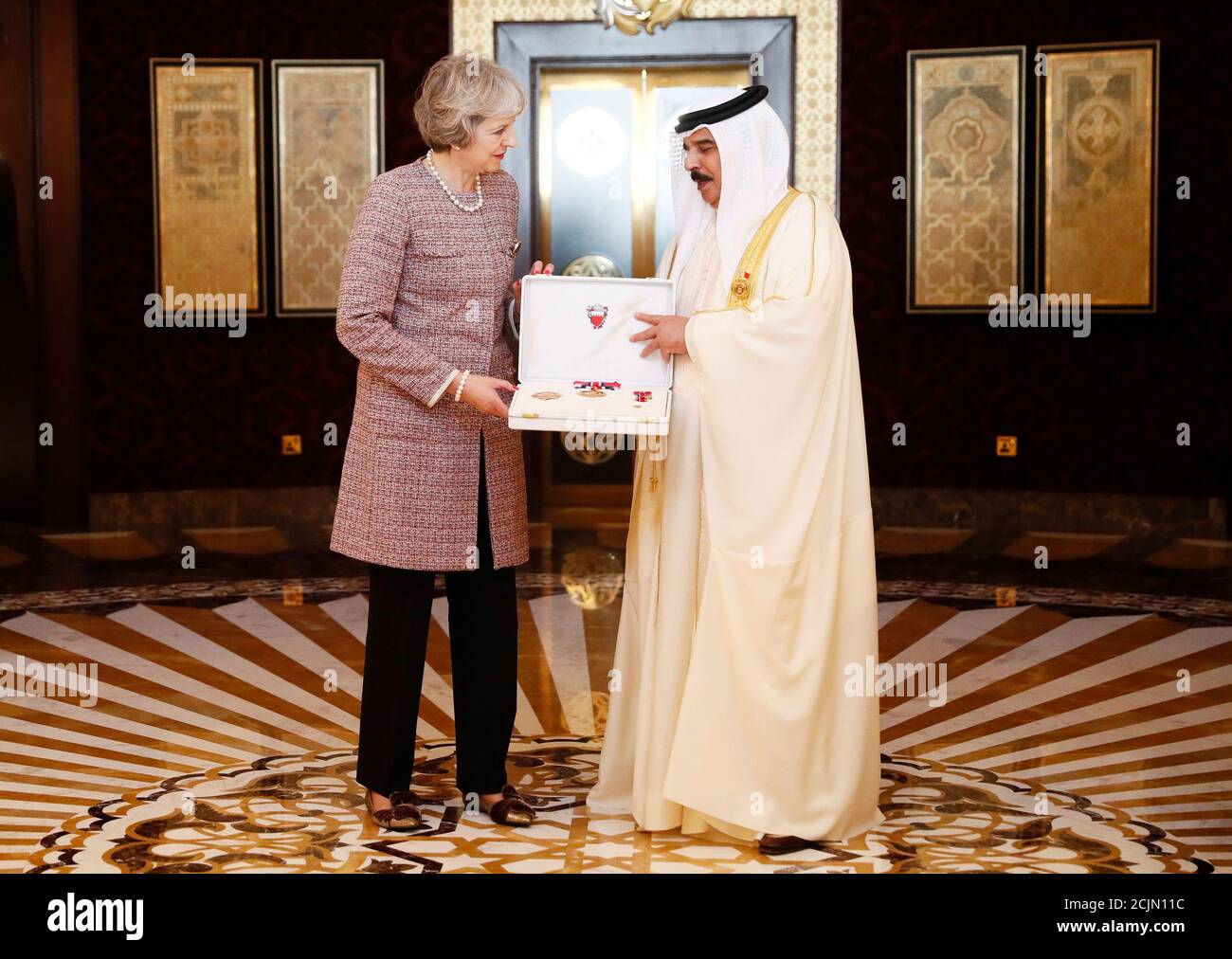 With The King Of Bahrain King Hamad Bin Isa Khalifa High Resolution ...