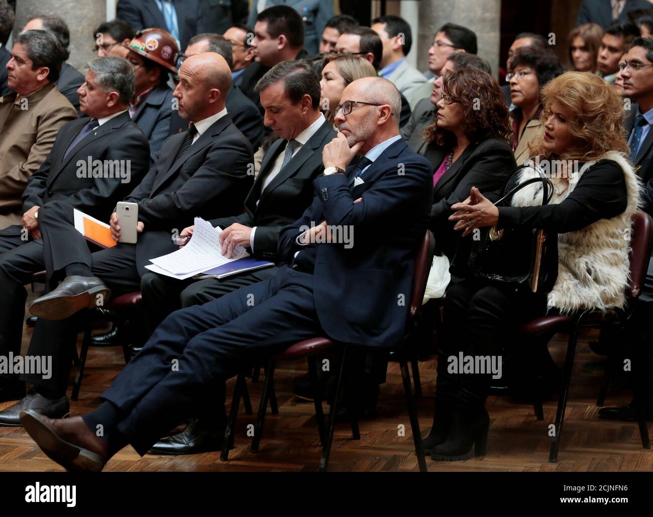 Lazo ceremony hi-res stock photography and images - Alamy