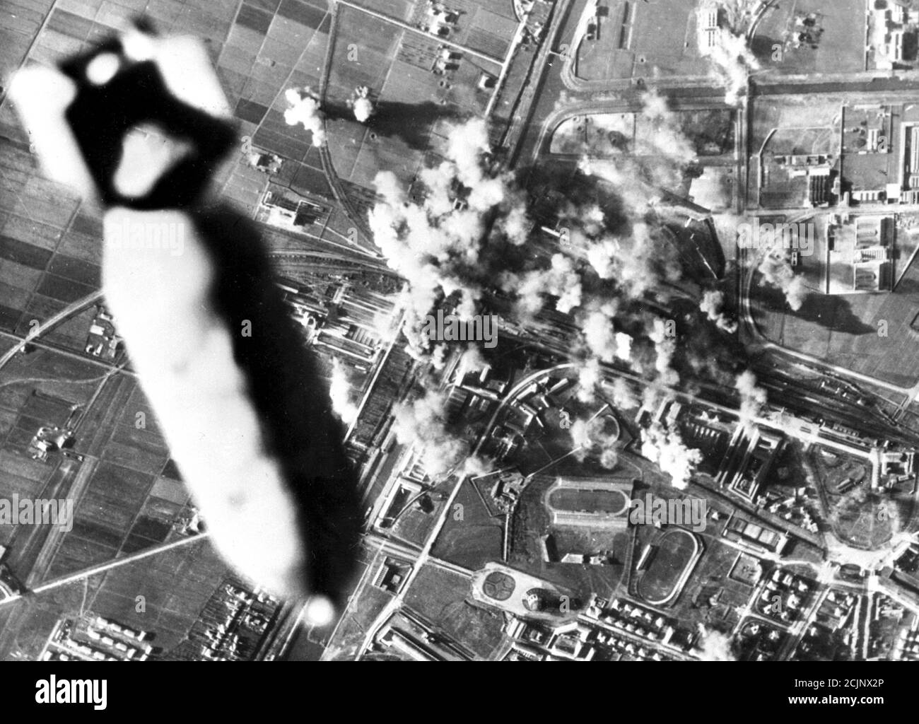 Bomba ww2 hi-res stock photography and images - Alamy