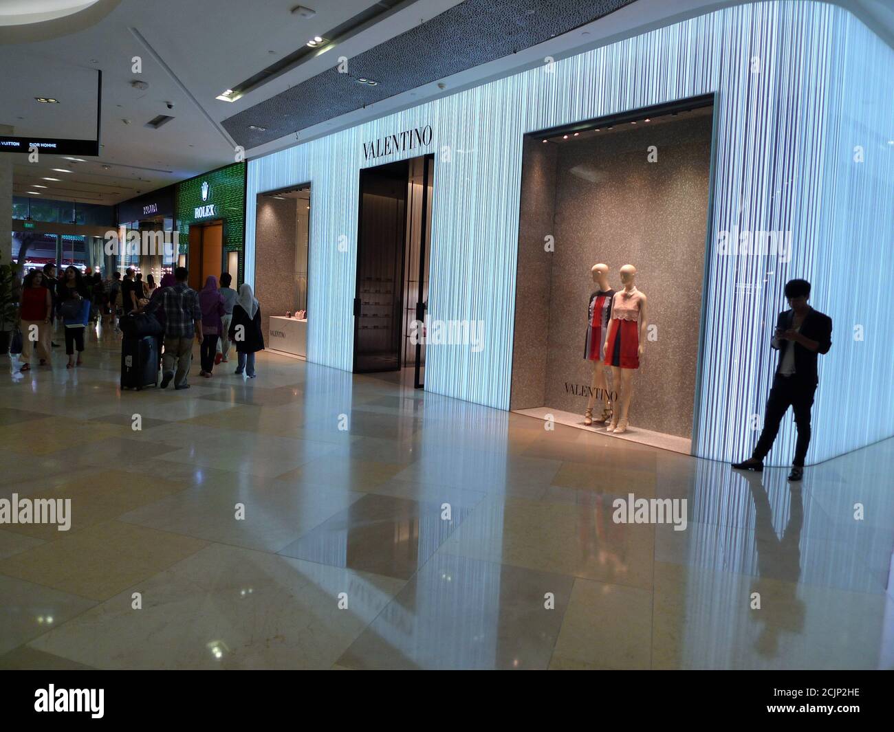 INTERIOR OF A LUXURY SHOPPING CENTER ON THE ORCHARD ROAD Stock Photo ...