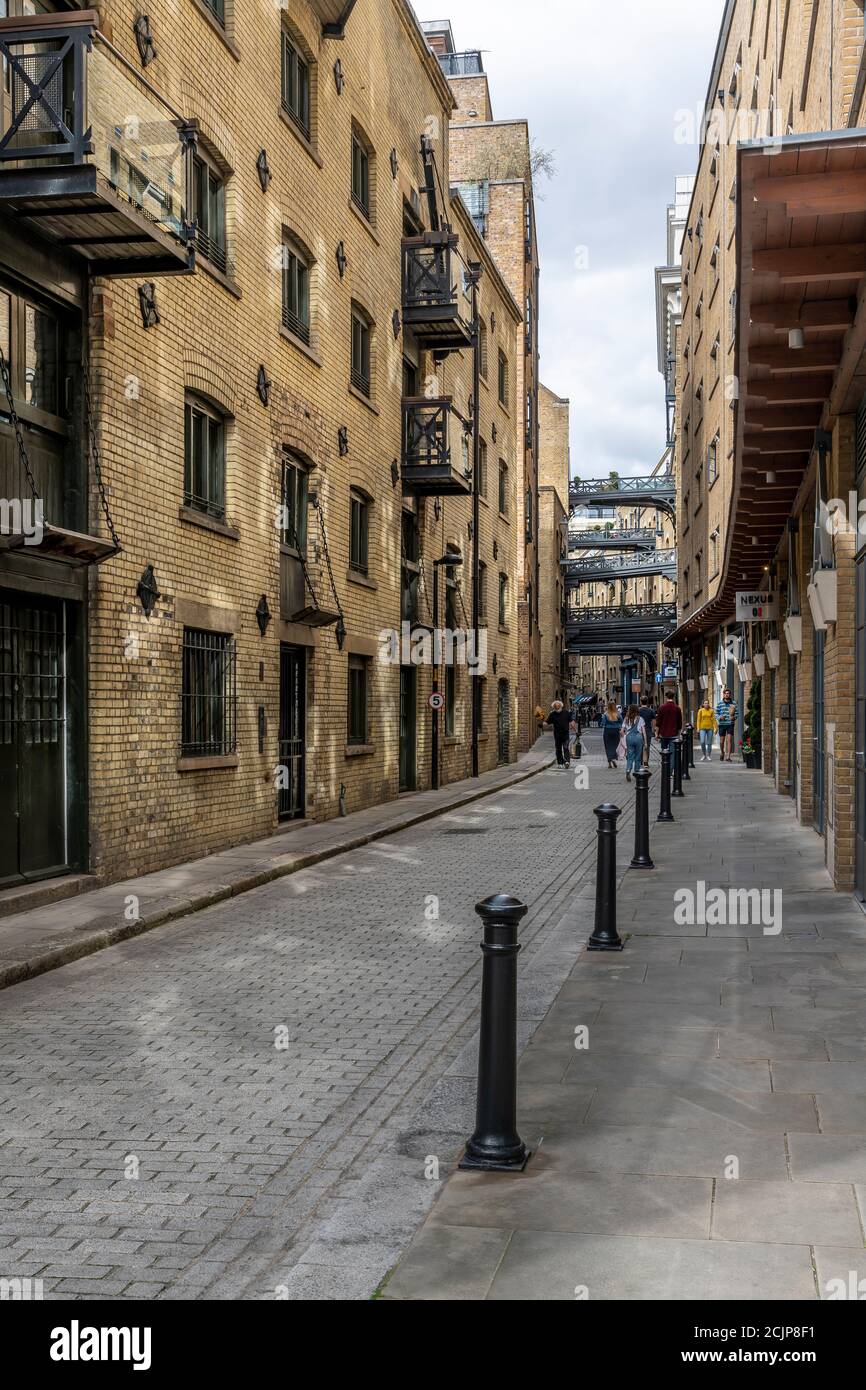 Warehouses london hi-res stock photography and images - Alamy
