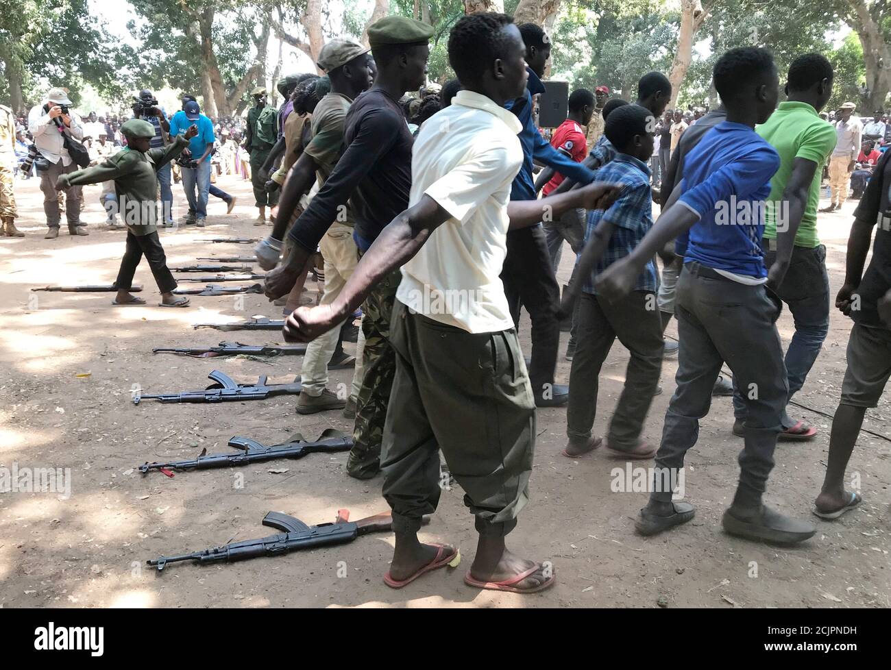 South sudan children soldiers hi-res stock photography and images - Alamy