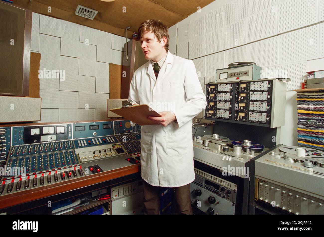 Analogue record producer Liam Watson photographed in his retro ...