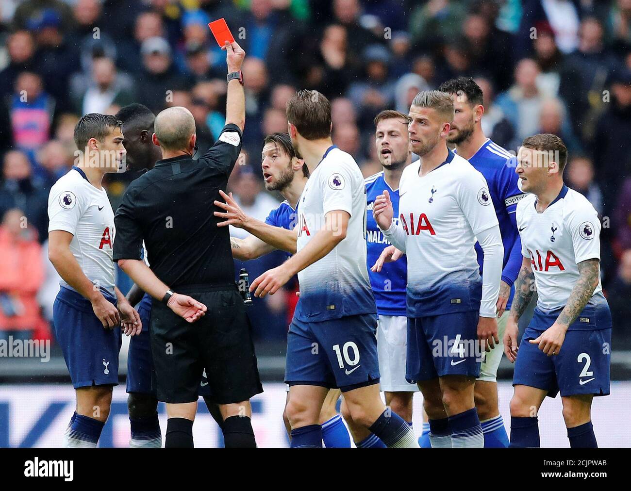 Mike dean red card hi-res stock photography and images - Alamy