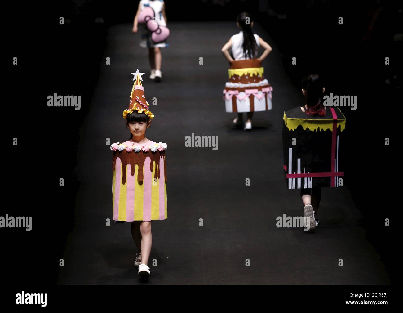 Child models china hi-res stock photography and images - Alamy