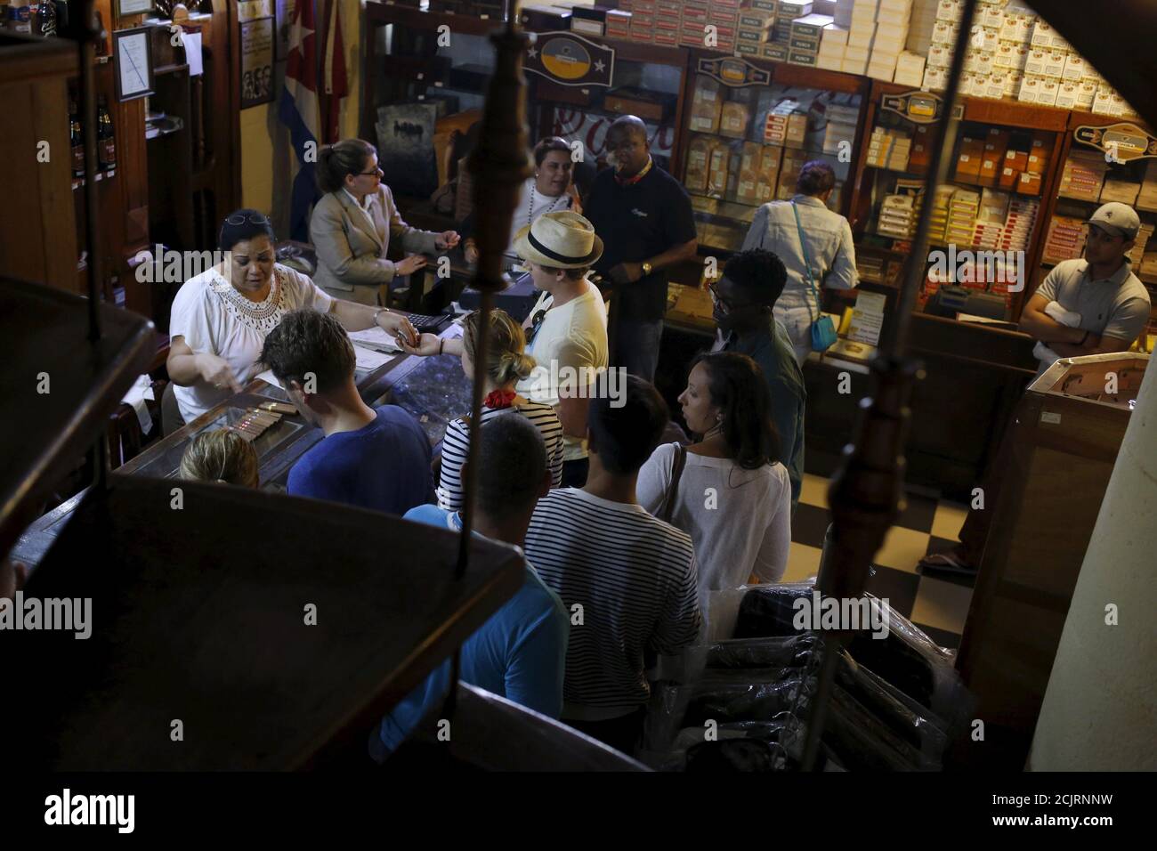Cuba cigars rum shop hi-res stock photography and images - Alamy