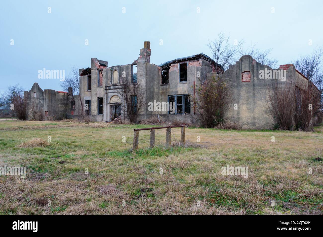 Old burned down school in Mosheim Texas Stock Photo - Alamy