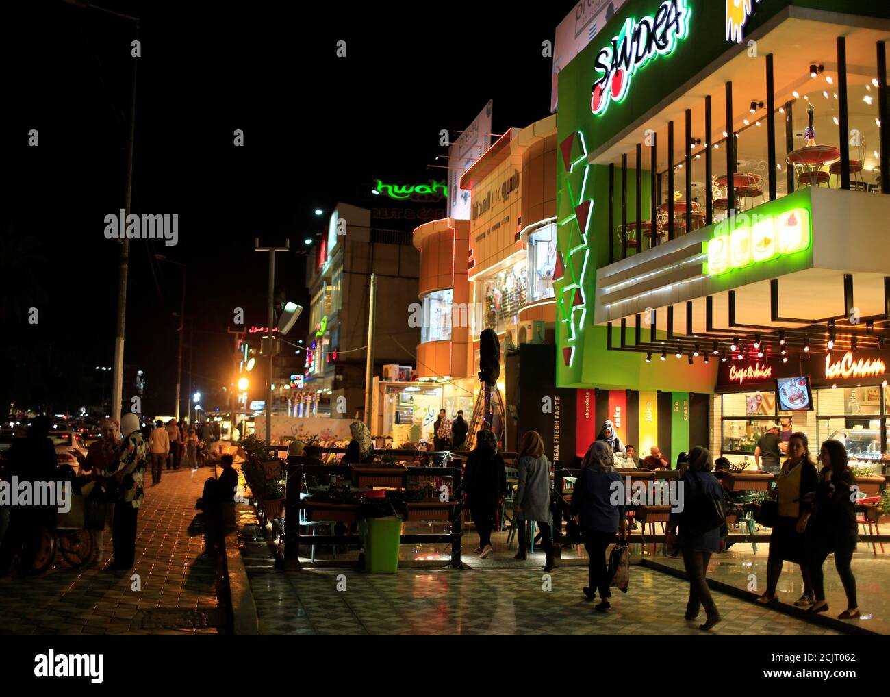 Shopping street in baghdad iraq hi-res stock photography and images - Alamy