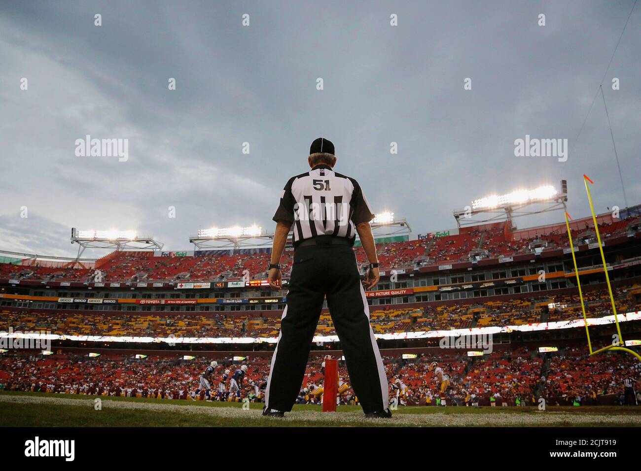 Nfl referees hi-res stock photography and images - Alamy