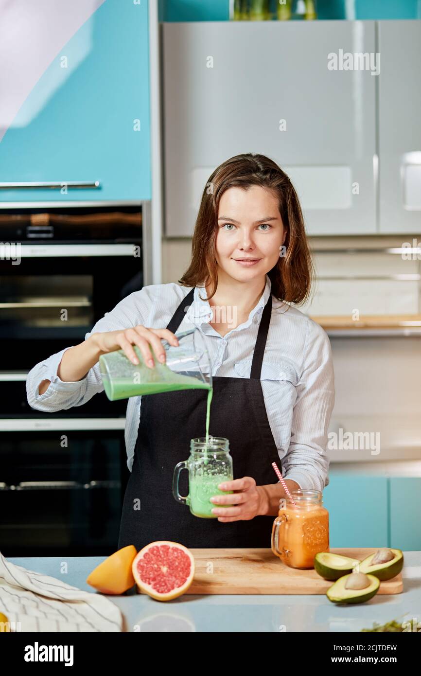 Pouring smoothie up close hi-res stock photography and images - Alamy