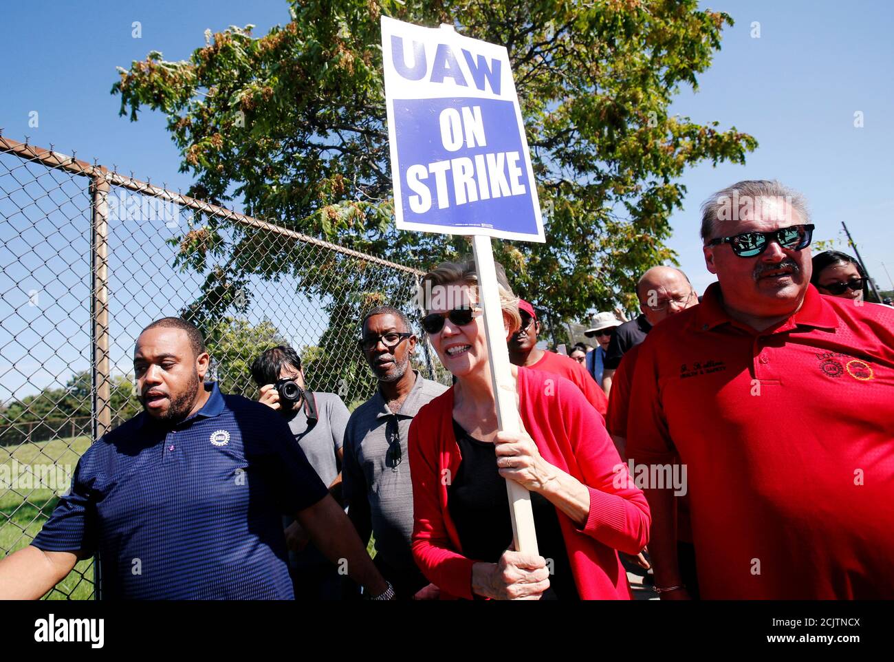 Elizabeth line strike hi-res stock photography and images - Alamy