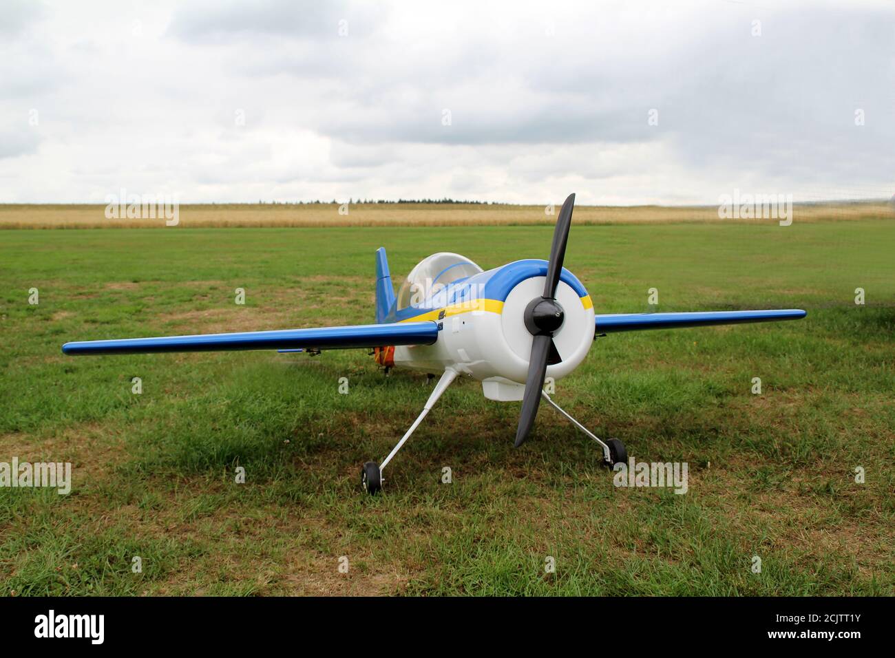 Model flying field hi-res stock photography and images - Alamy