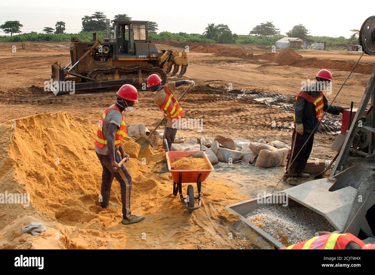 Oil industry angola hi-res stock photography and images - Alamy