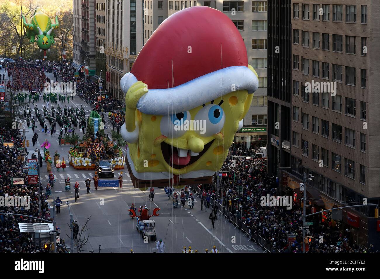 Spongebob squarepants balloon macys hi-res stock photography and images ...