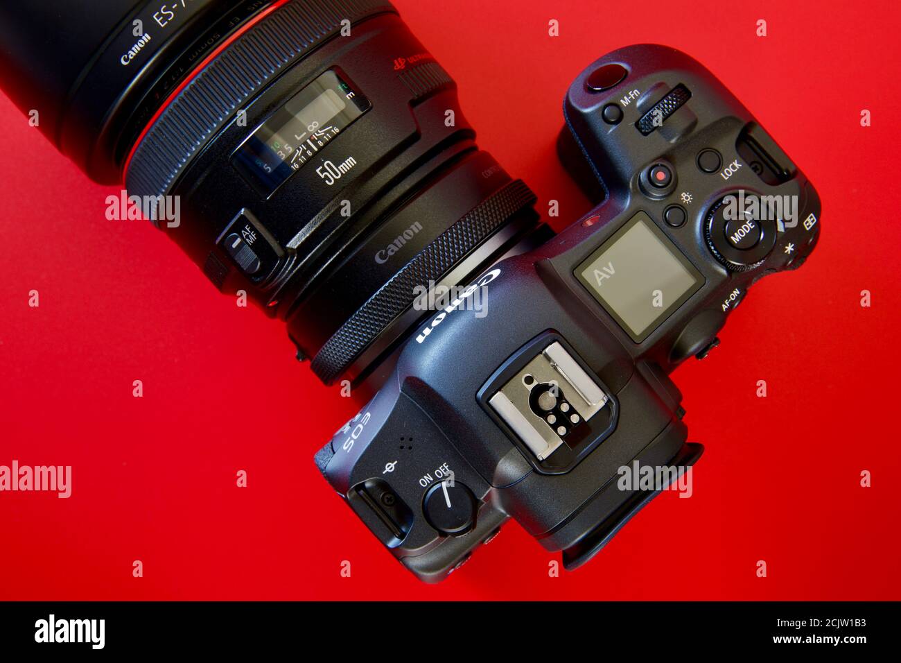 Canon EOS R5 Digital Camera Stock Photo - Alamy