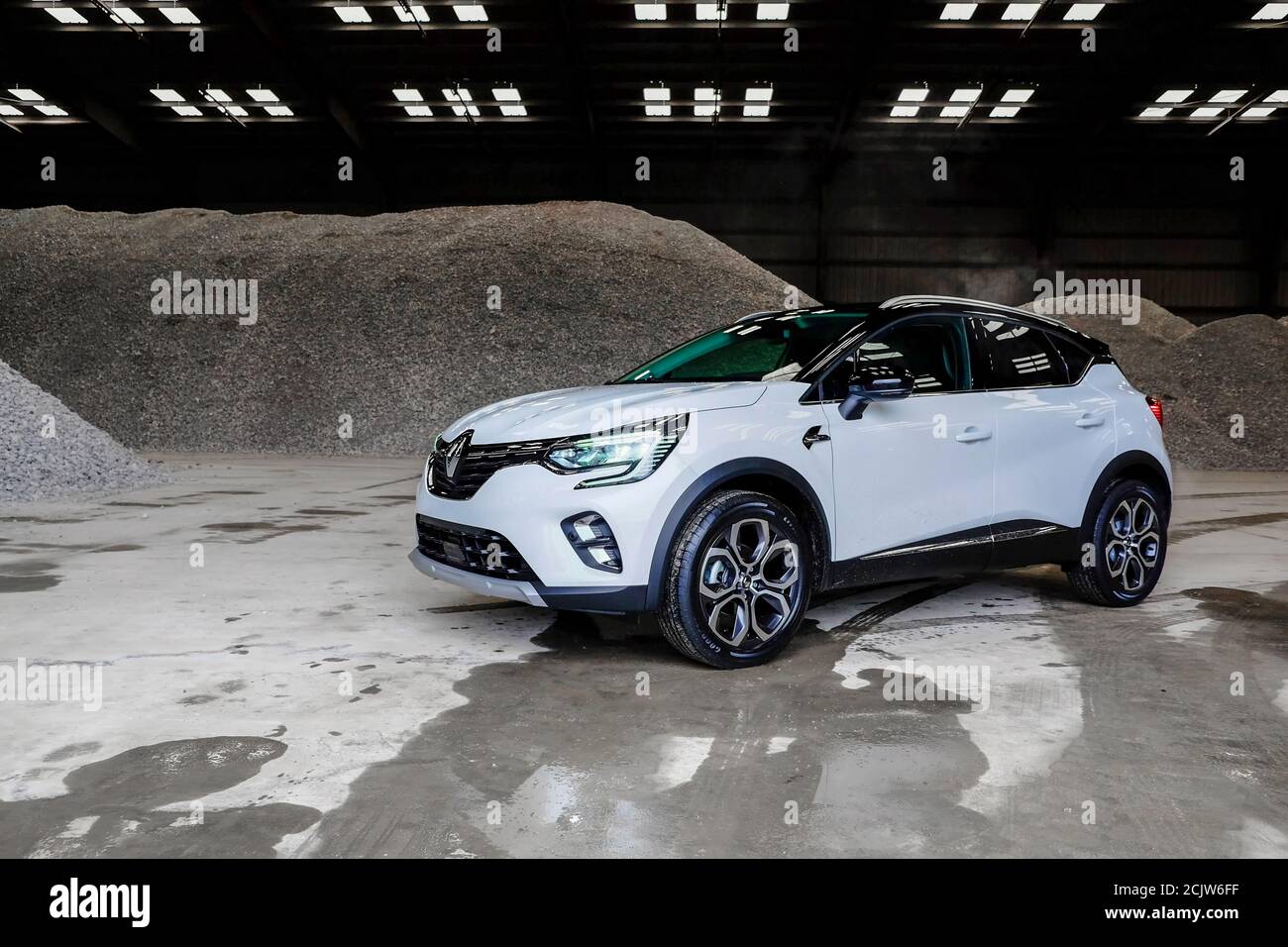 White model 2020 Renault Capture made for every lifestyle Stock Photo ...