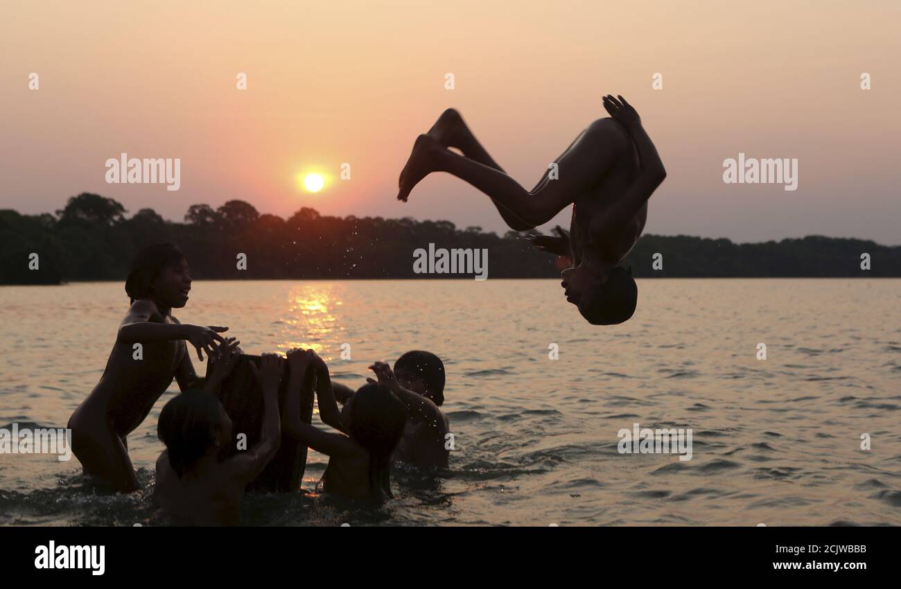 Kamayura tribe in the xingu hi-res stock photography and images - Alamy