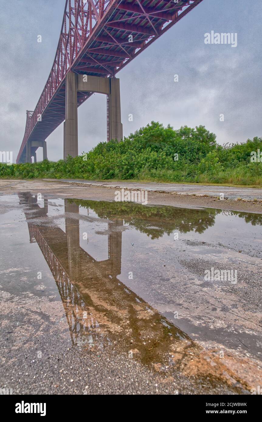 Highway bridge crossing hi-res stock photography and images - Alamy