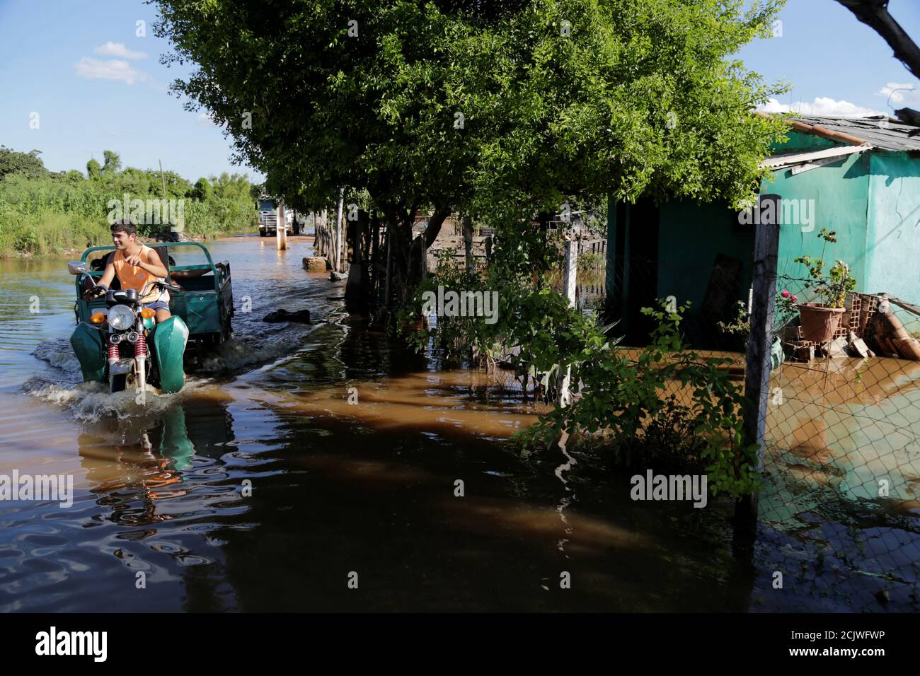 Overflow Trailer High Resolution Stock Photography and Images - Alamy