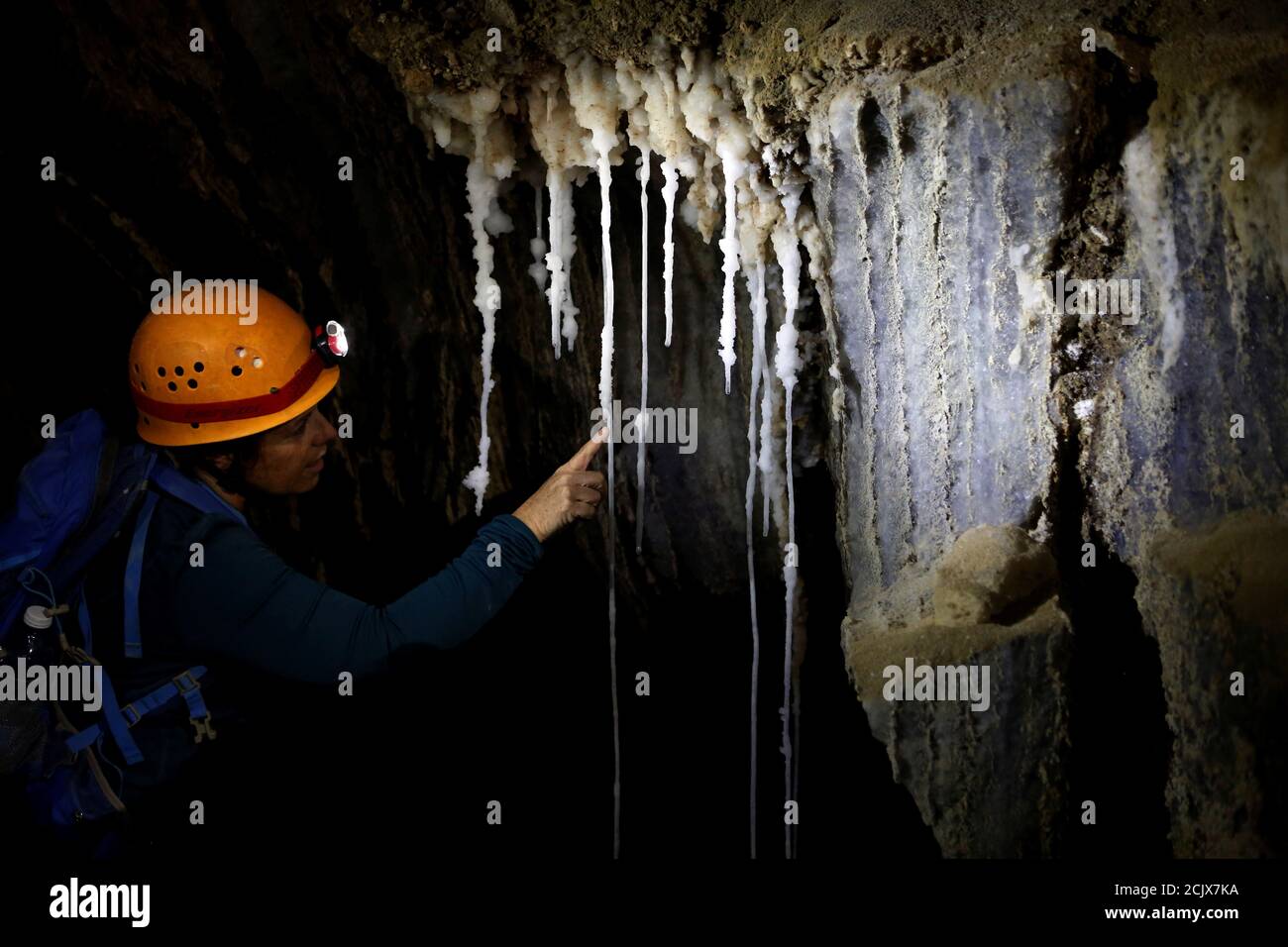 Dead sea salt cave hi-res stock photography and images - Alamy