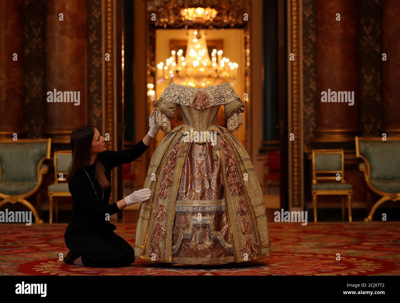 Buckingham palace staff hi-res stock photography and images - Alamy