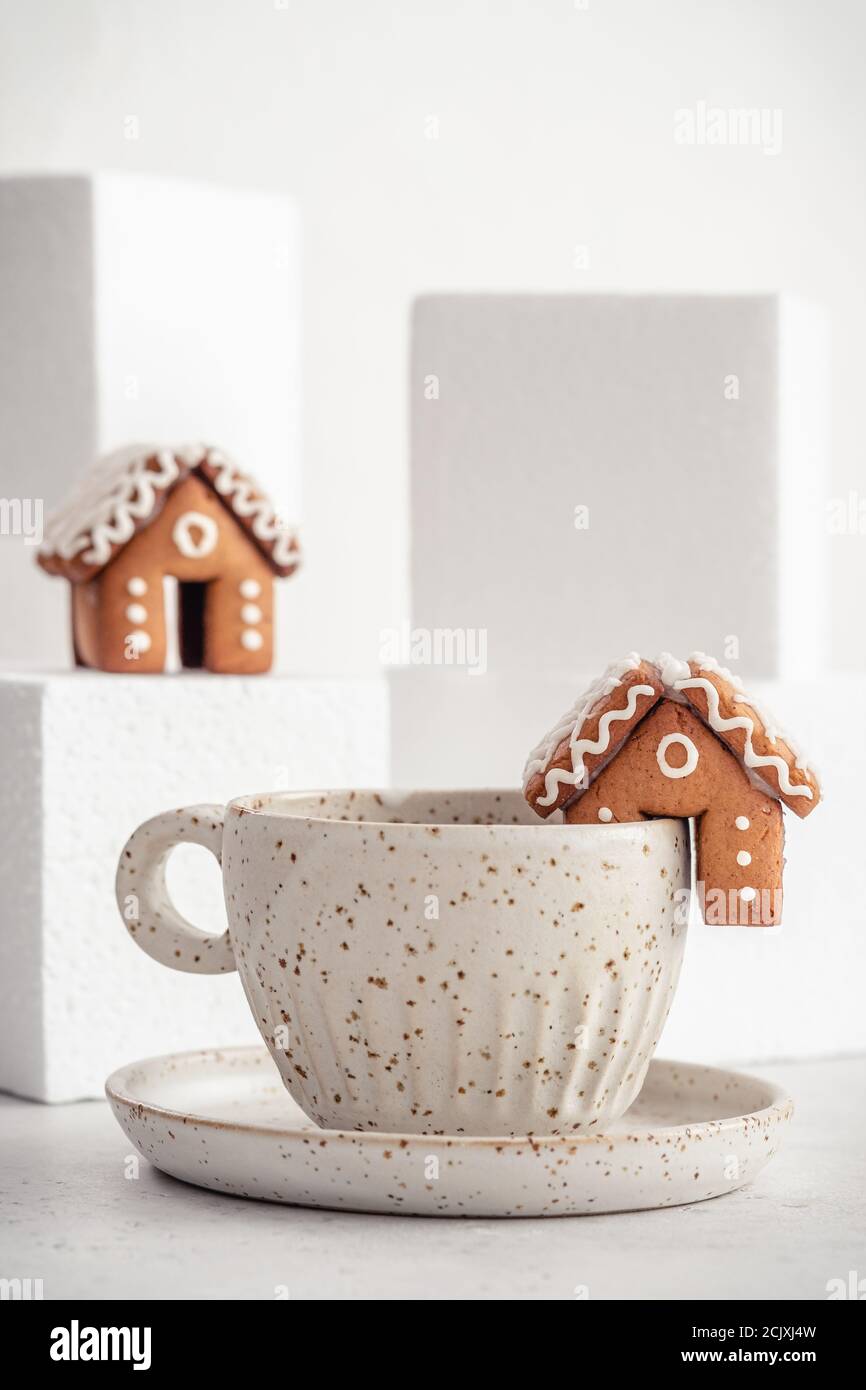 Mini gingerbread house Stock Photo - Alamy
