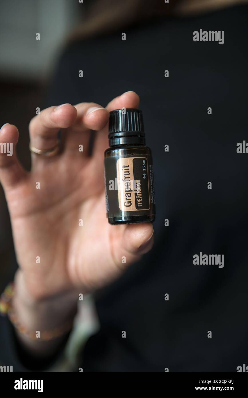doTerra essential oil bottles. Grapefruit essential oil. Essential ...
