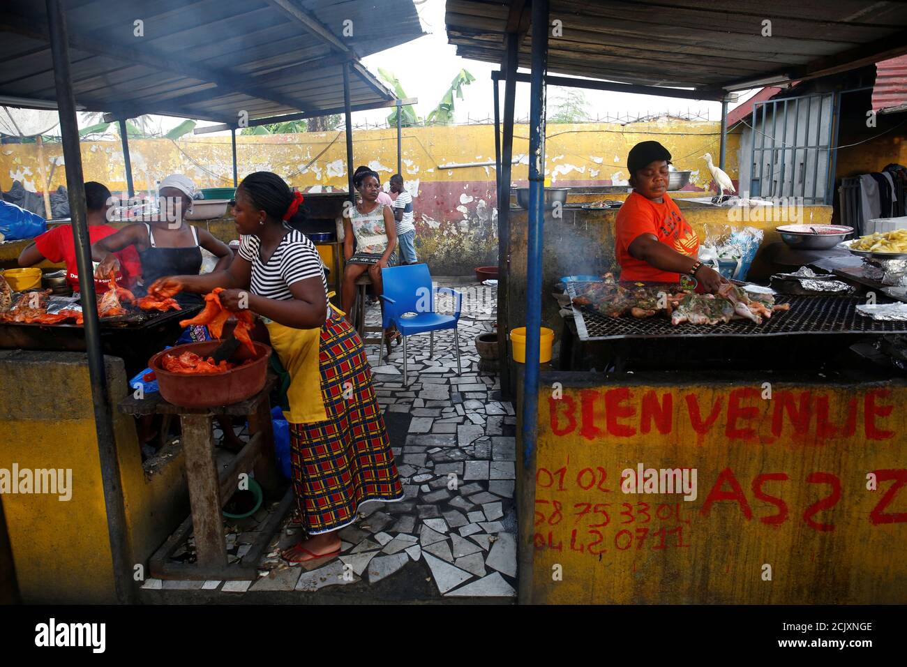 Abidjan, ivory coast fish hi-res stock photography and images - Alamy