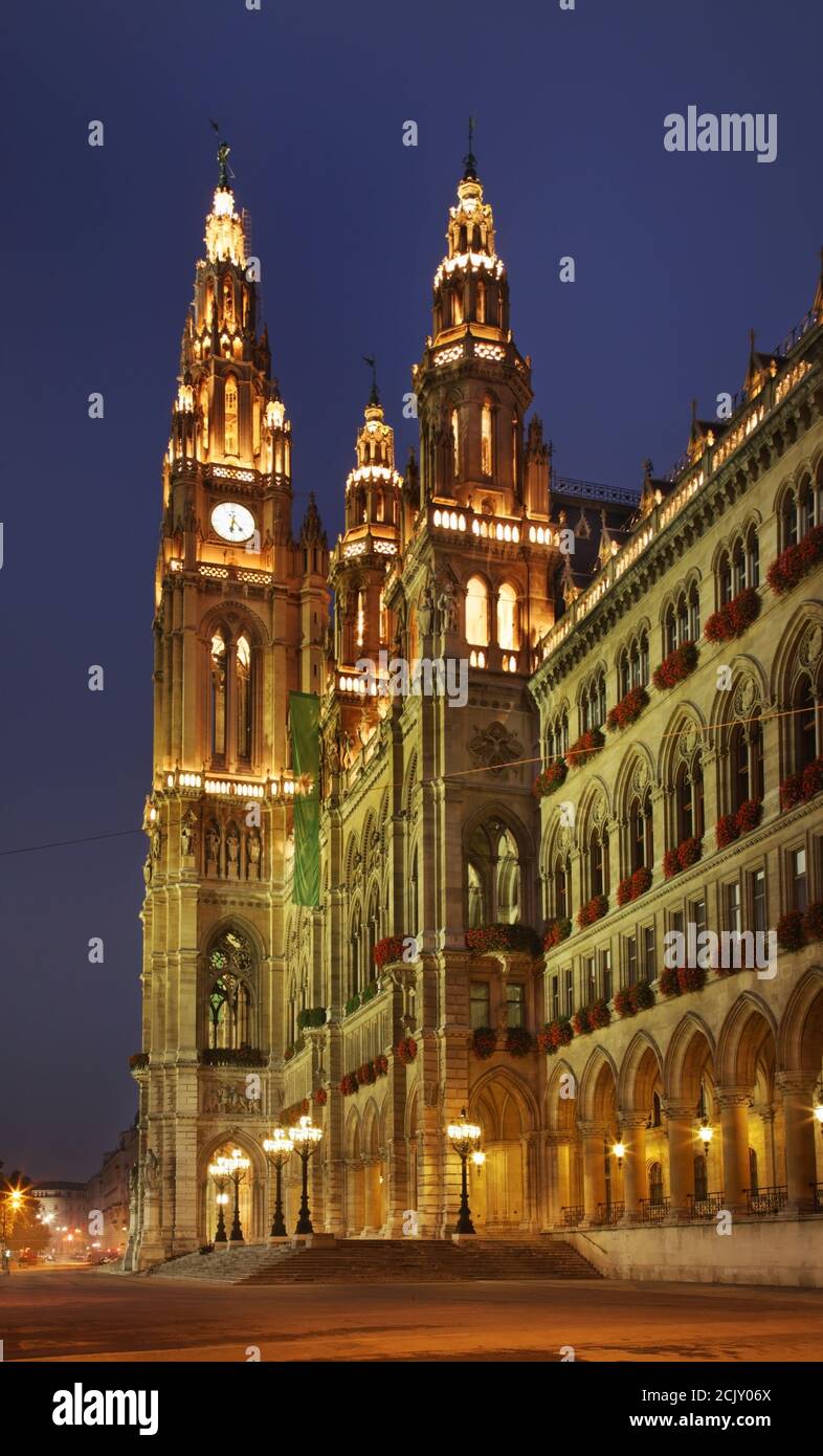 Townhouse – Wiener Rathaus in Vienna. Austria Stock Photo - Alamy