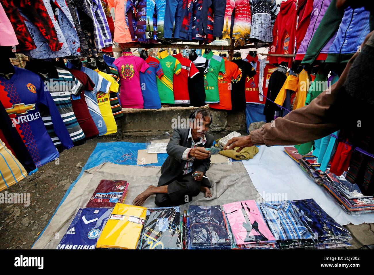 Bangladesh ready made garments hi-res stock photography and images - Alamy