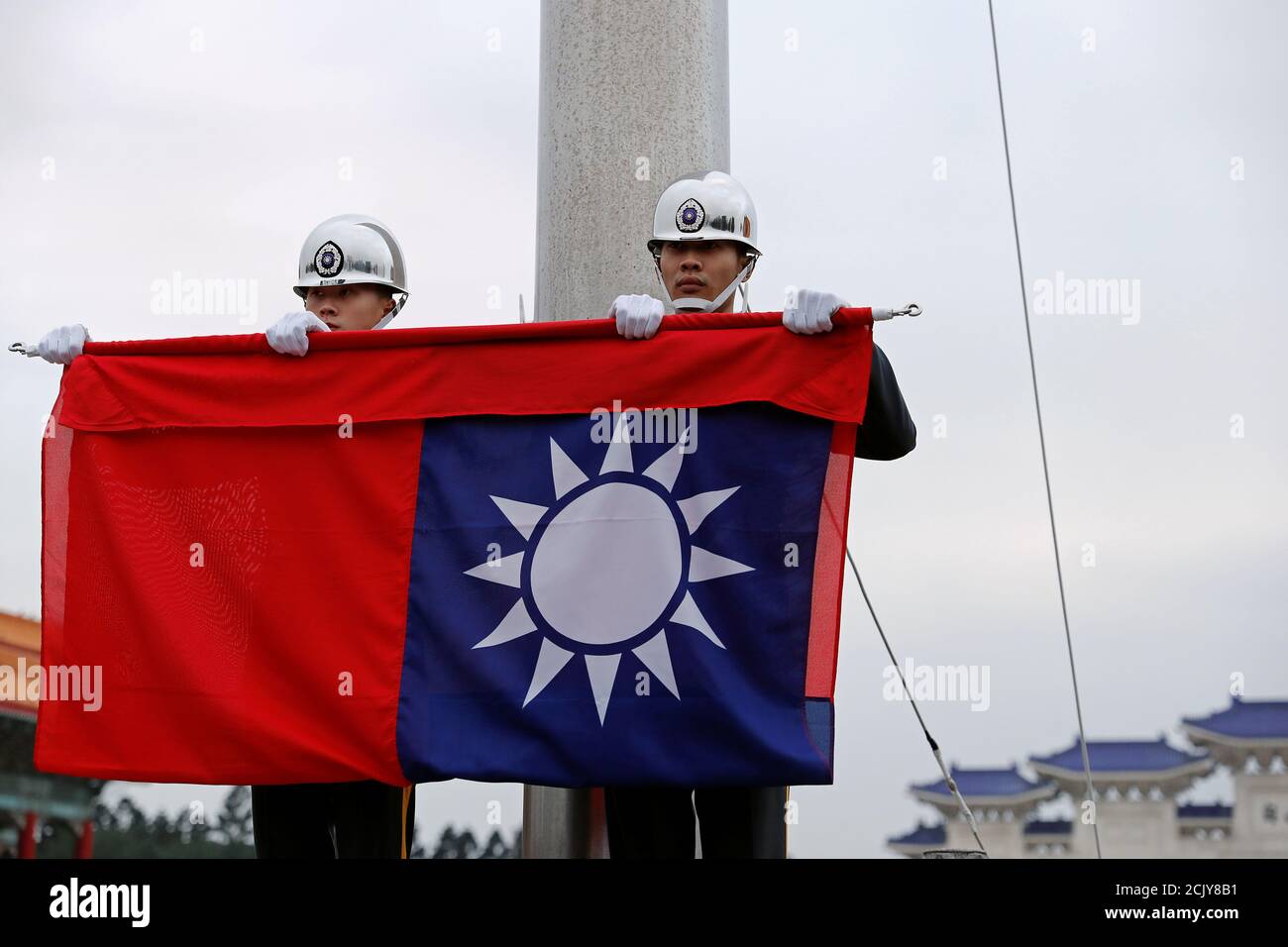 Guards at flag lowering ceremony hi-res stock photography and images ...