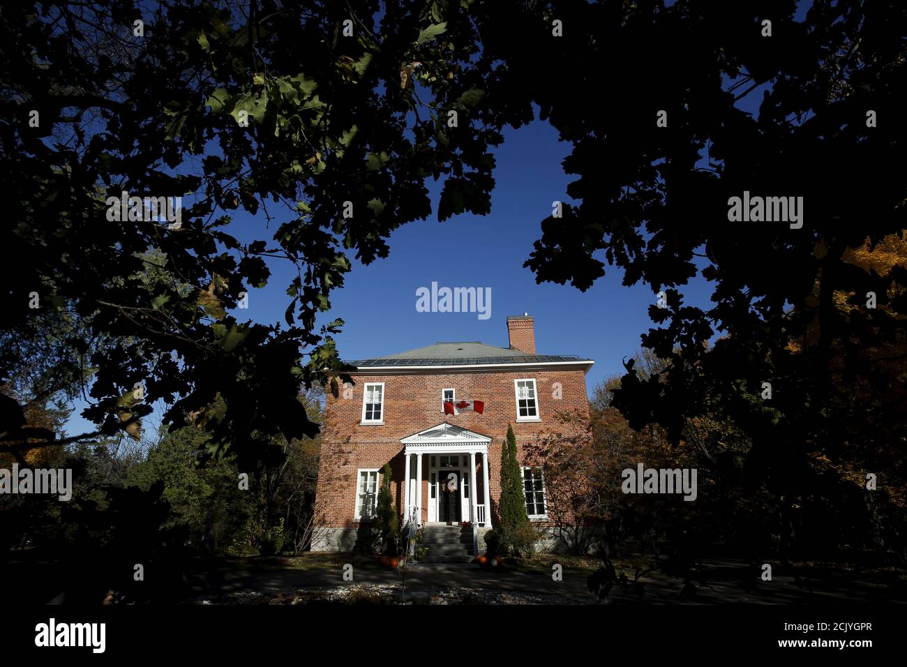 Government cottage hi-res stock photography and images - Alamy